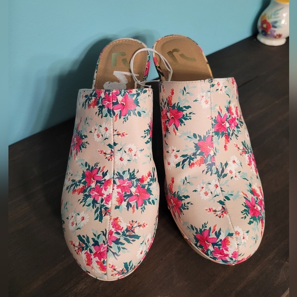 Report | Shoes | Spring Floral Chunky Heel Platform Clogs | Poshmark